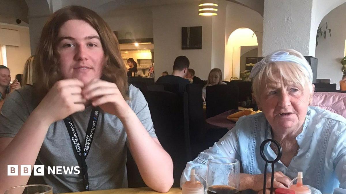 Ellis Cox: Family pen letter to shot teen six months after death - BBC News