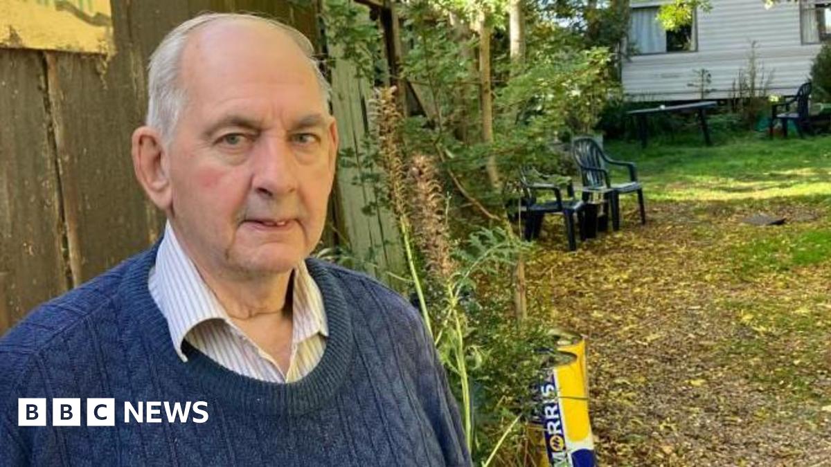 Northamptonshire's last skittle maker fears game could vanish - BBC News