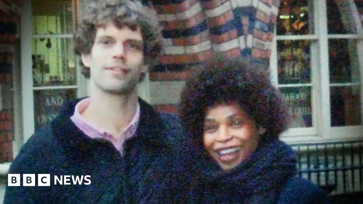 Acid attack: Mark van Dongen's ex-partner cleared of murder - BBC News