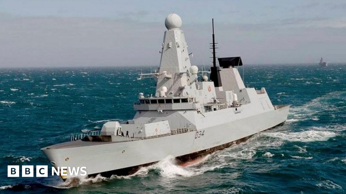 Royal Navy sends second warship to Gulf - BBC News