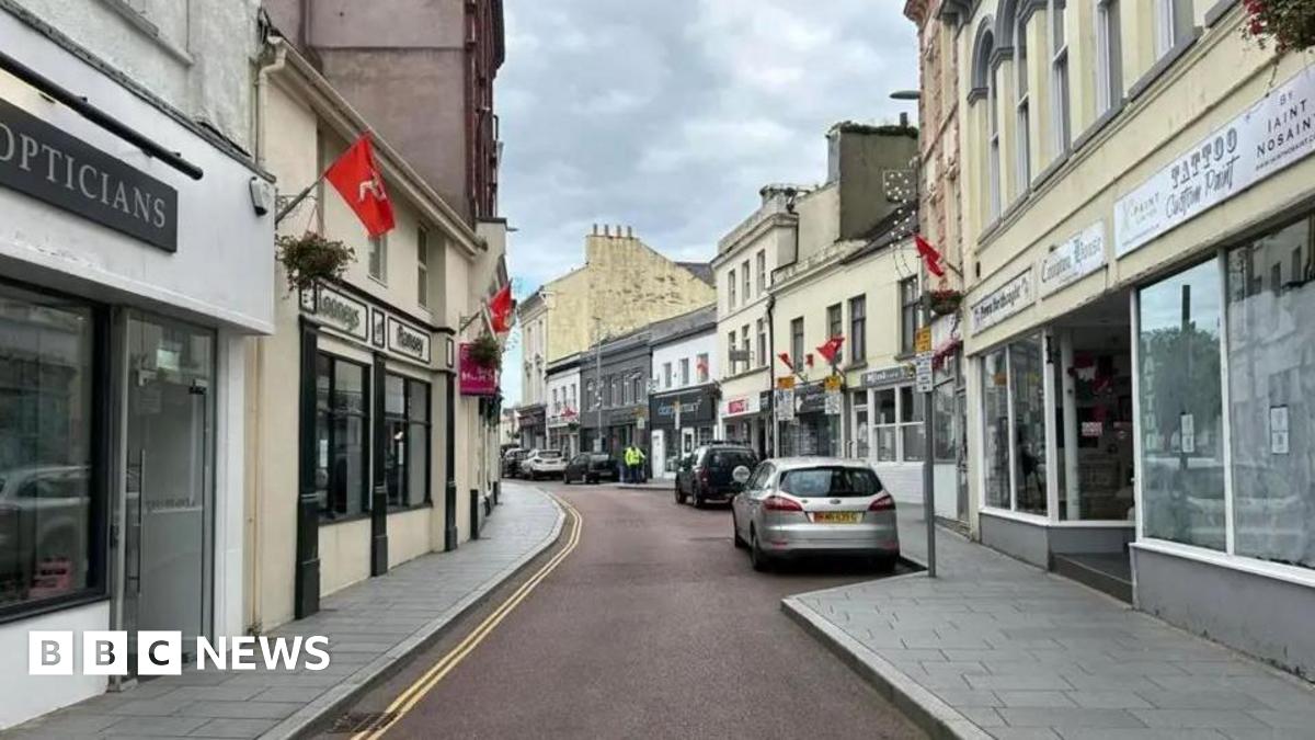 Government earmarks £2.4m for plan to boost Manx town centres - BBC News