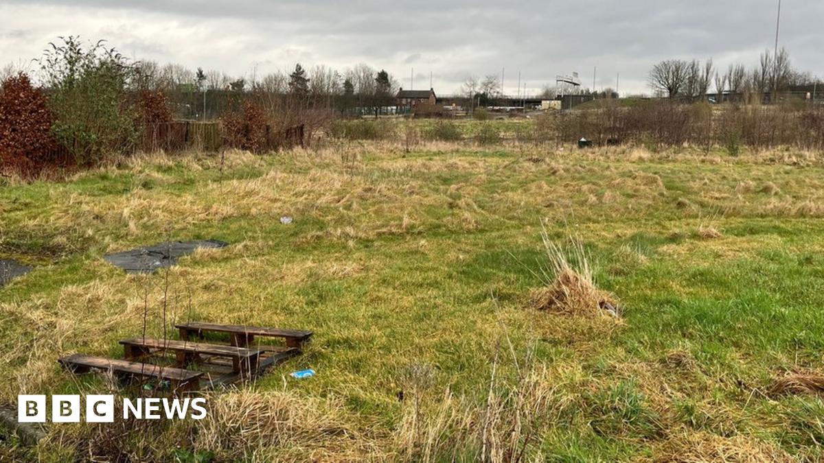 Gateshead Council 'committed' to Clasper Village redevelopment - BBC News