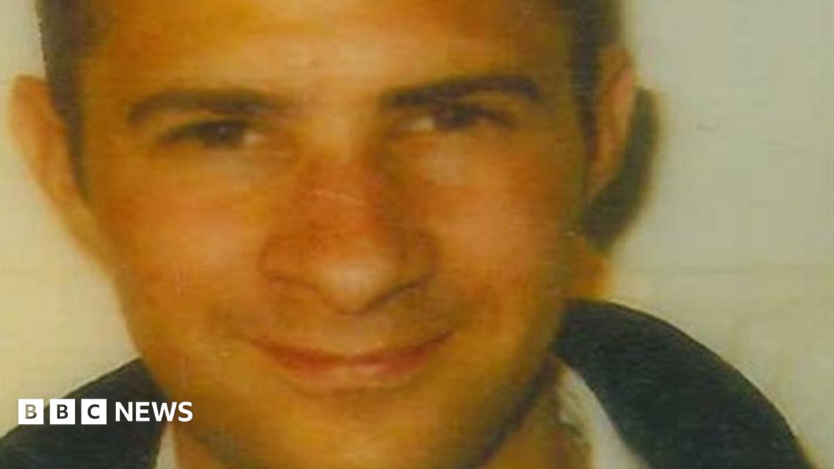 Missing Darren Carley: Skeleton identified after 15 years - BBC News