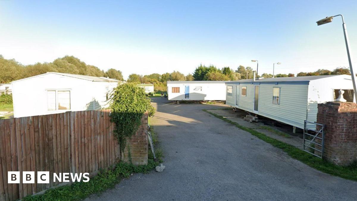 Council blocks plans for Cambridge Gypsy and traveller homes - BBC News