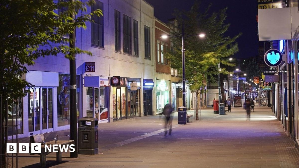 Swindon town centre plan to be revealed after cinema closure - BBC News