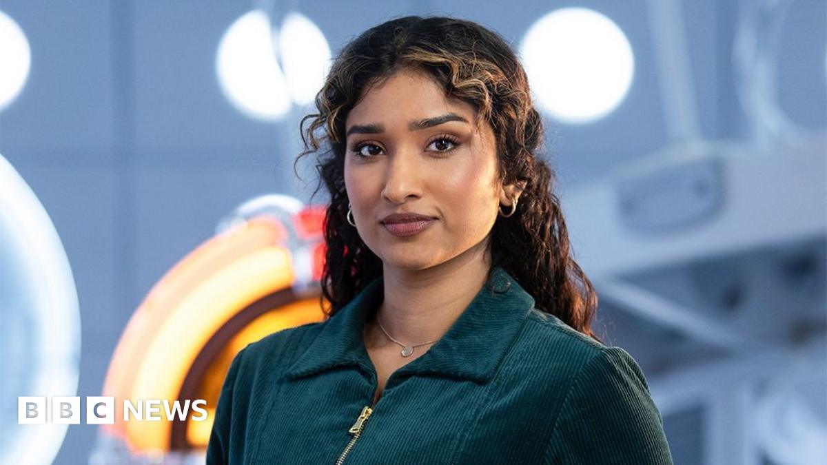 Doctor Who: Varada Sethu wants to inspire young South Asian women - BBC News