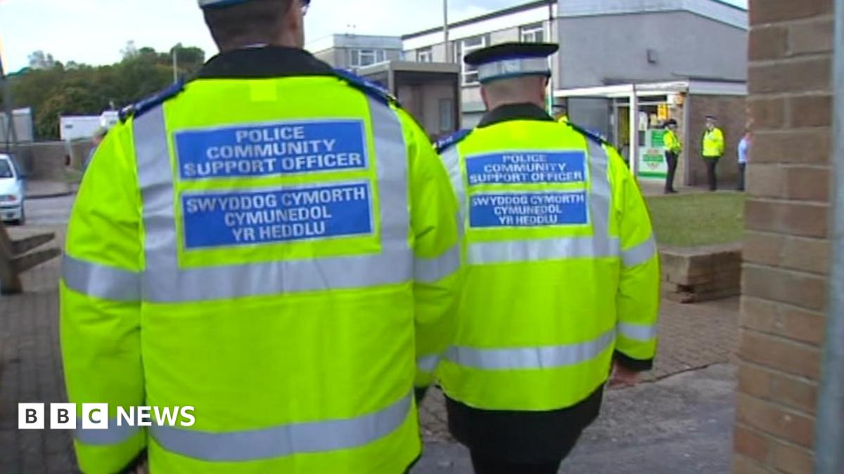 Crime hotspots of Wrexham set for more PCSOs on the beat - BBC News