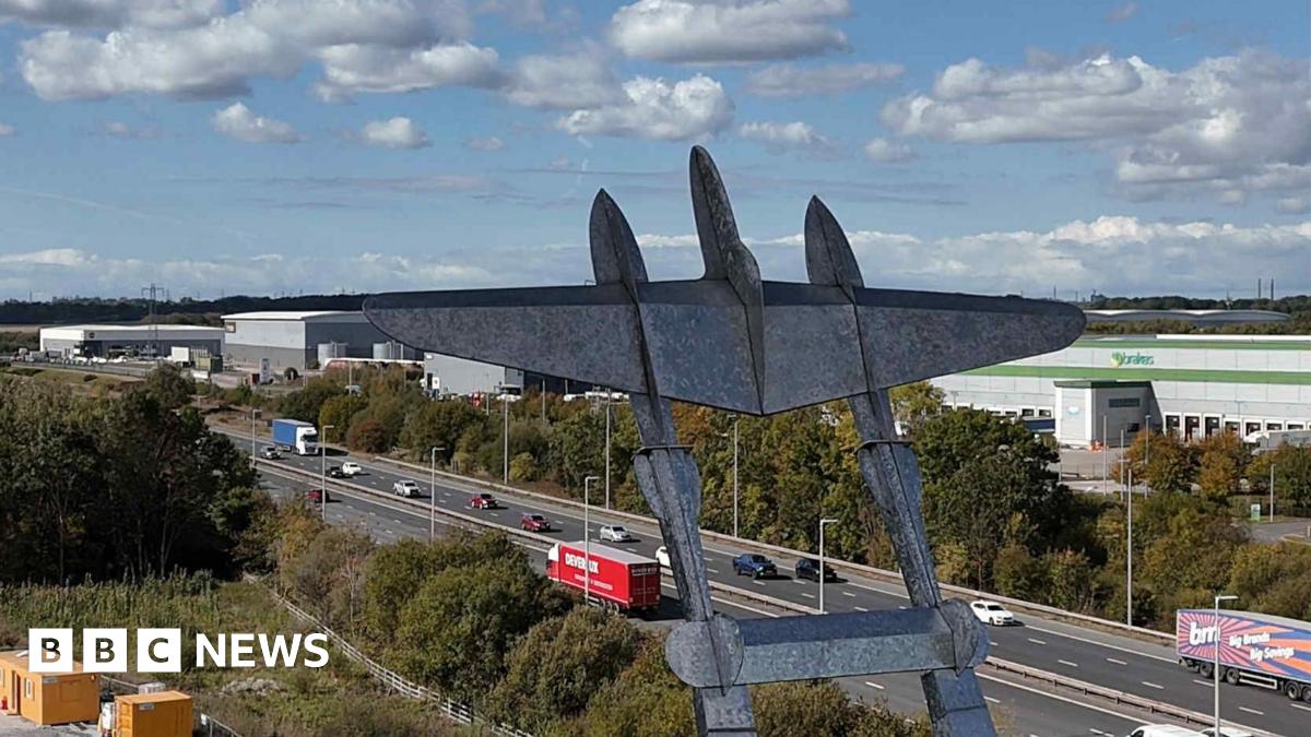 Burtonwood: 'Bolt of Lightning' sculpture honours WWII airbase - BBC News