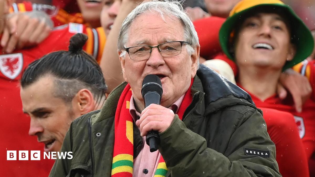 Yma o Hyd singer says anti-asylum use of song 'must stop' - BBC News