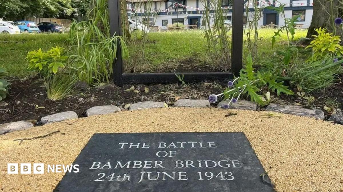 WW2 shooting of black US soldier in Lancashire taught in school - BBC News