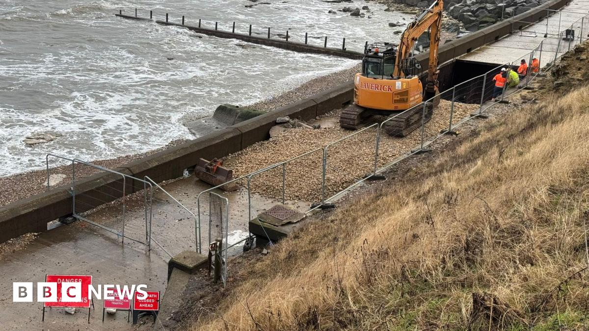 Collapsed Seaham promenade repairs completed - BBC News