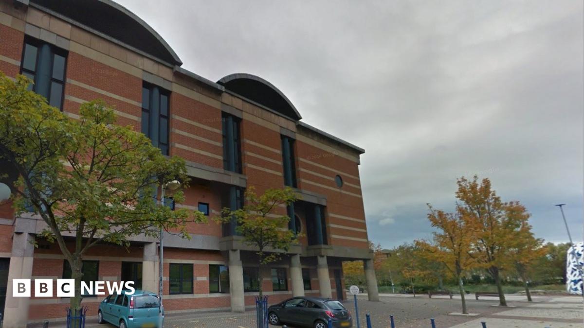Teacher Caroline Parry jailed for indecent child images - BBC News