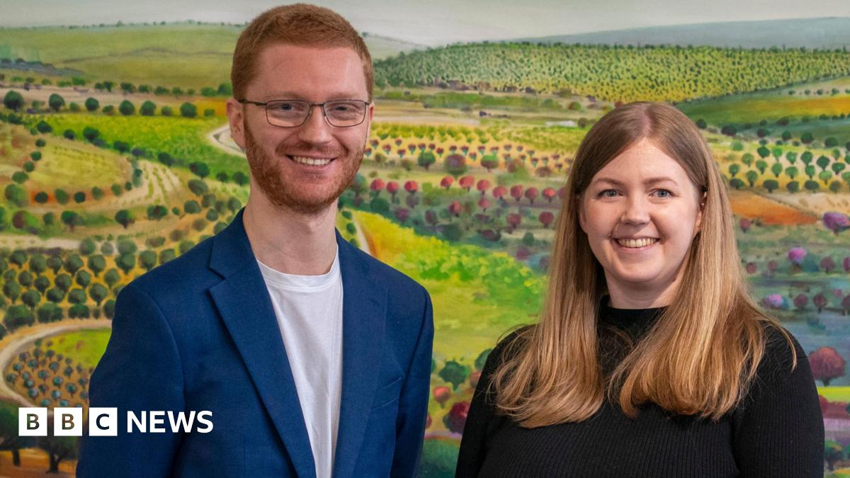 Greens pledge to expand childcare hours and free bus travel - BBC News