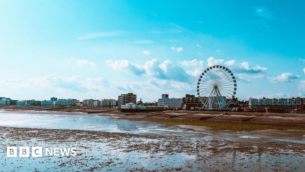 Worthing seafront big wheel given green light - BBC News