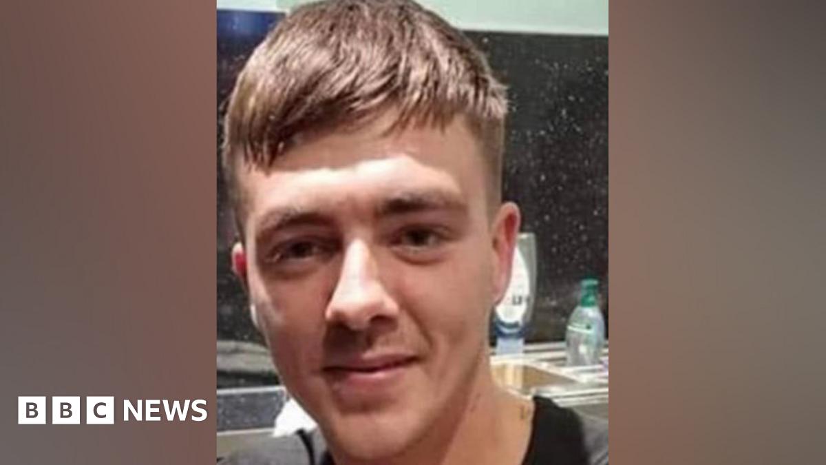 Long Eaton: Family pay tribute to Kial Thurman after fatal crash - BBC News