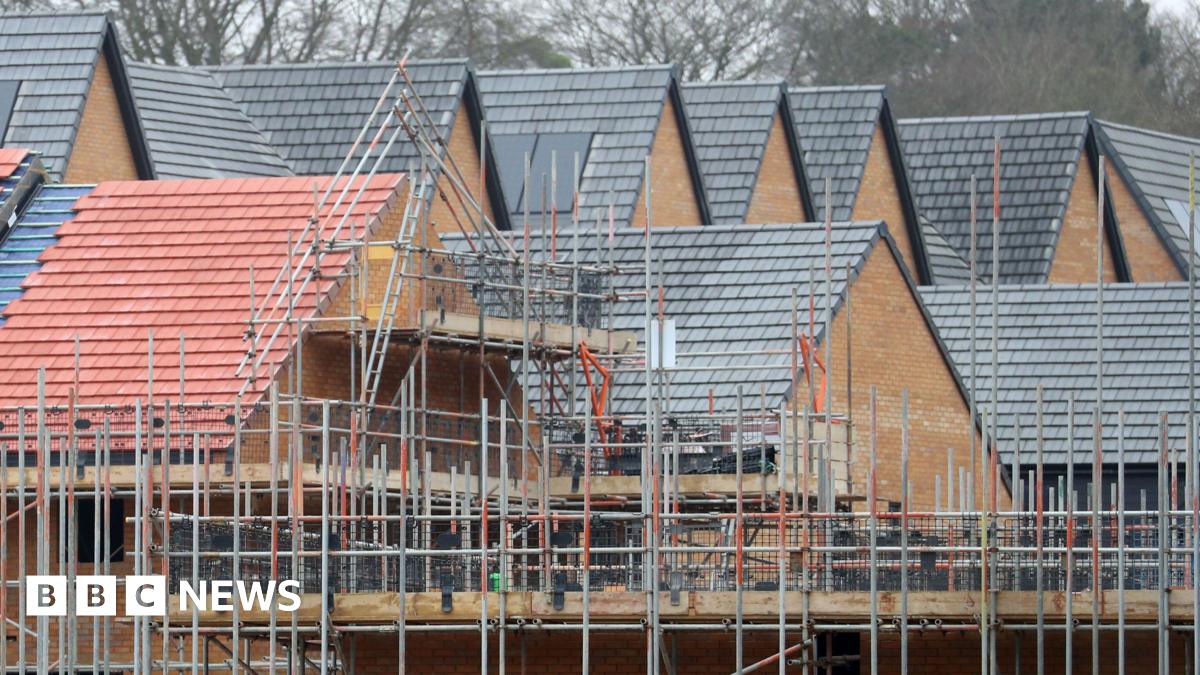 Derby City Council outlines plan for 12,500 new homes by 2043 - BBC News
