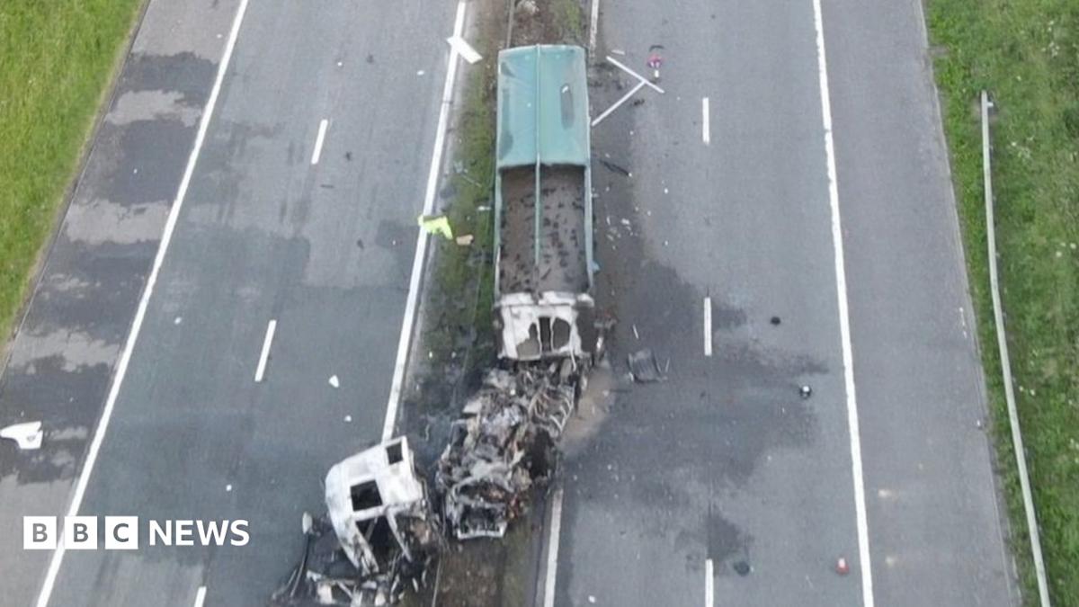 Drivers still using phones despite Bowburn horror crash - BBC News