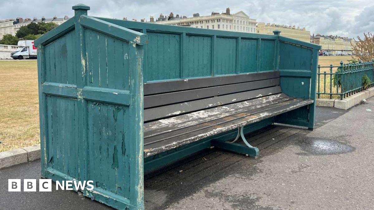Convicted criminals to restore Hove seafront benches - BBC News