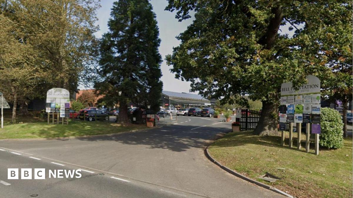 Council rejects plans for 500-job business site at Towcester - BBC News
