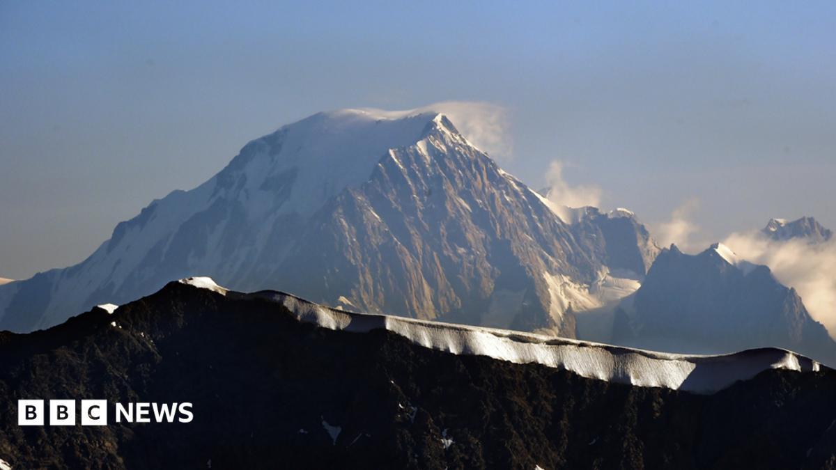 Mont Blanc avalanche in France kills two Lithuanian climbers - BBC News