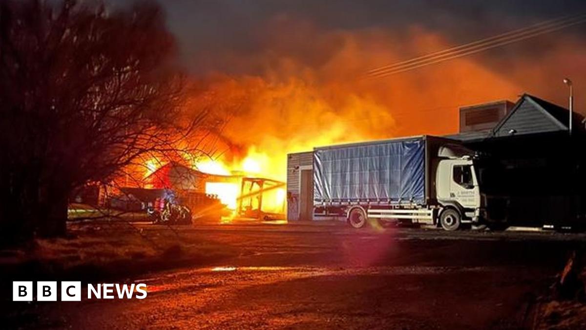 Firefighters tackle large blaze at Sandend fish merchants - BBC News