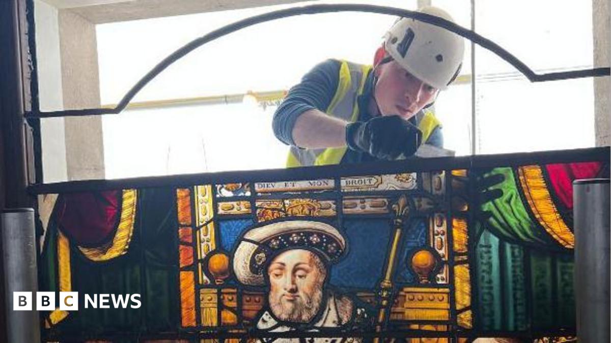 Somerset stained glass apprentice 'honoured' by award nomination - BBC News