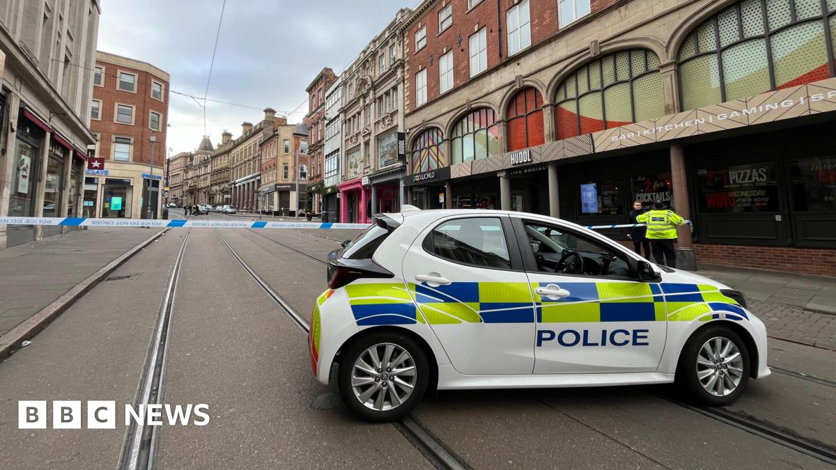 Man charged after teenager stabbed in chest in Nottingham - BBC News