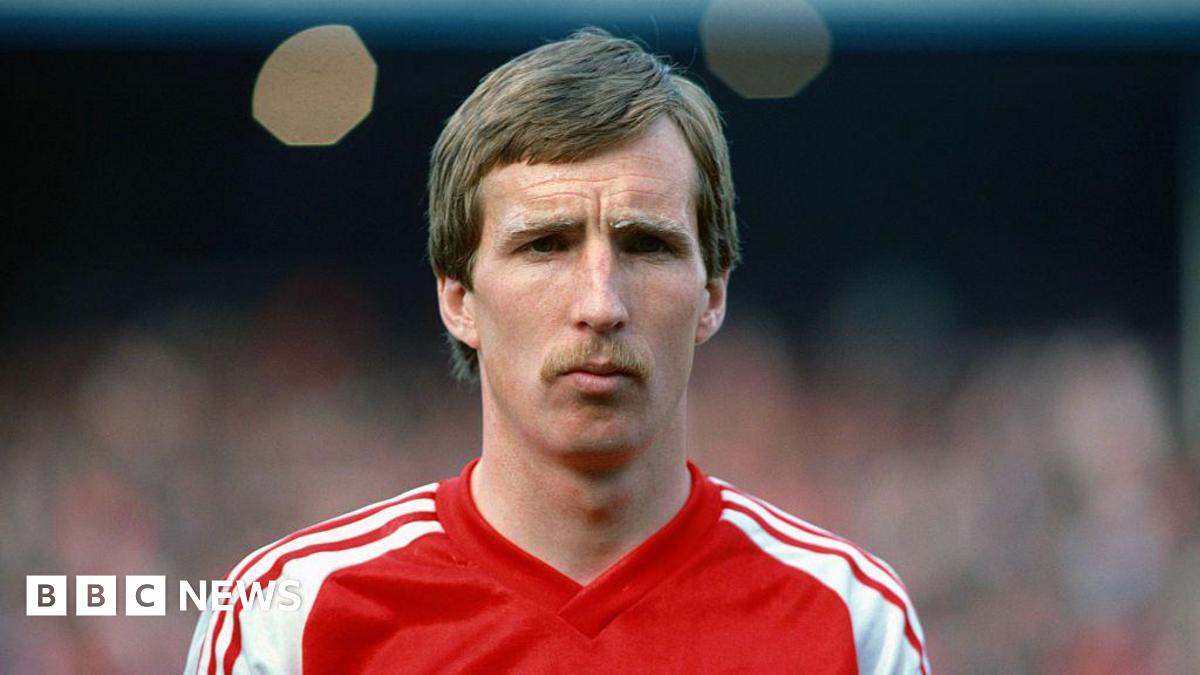 Joey Jones memorial service held at Wrexham's Racecourse Ground - BBC News