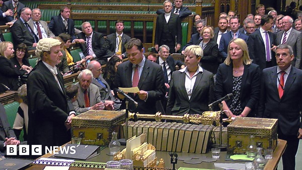 MPs approve Osborne's spending rules after heated Commons debate - BBC News