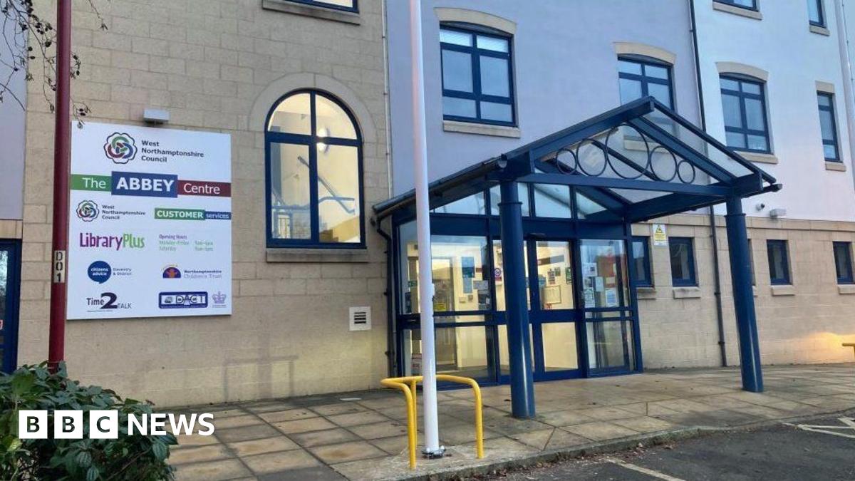 Daventry Citizens Advice closure is 'tragic loss', volunteer - BBC News