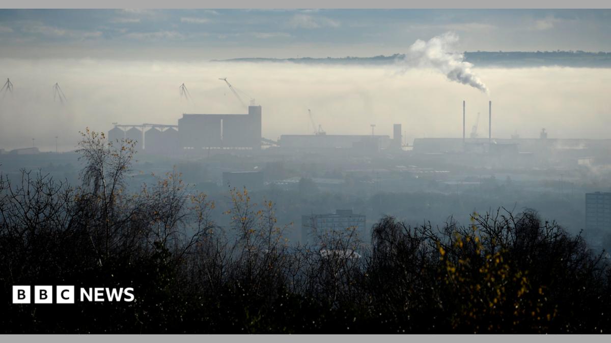 Some early Belfast flights cancelled over fog - BBC News