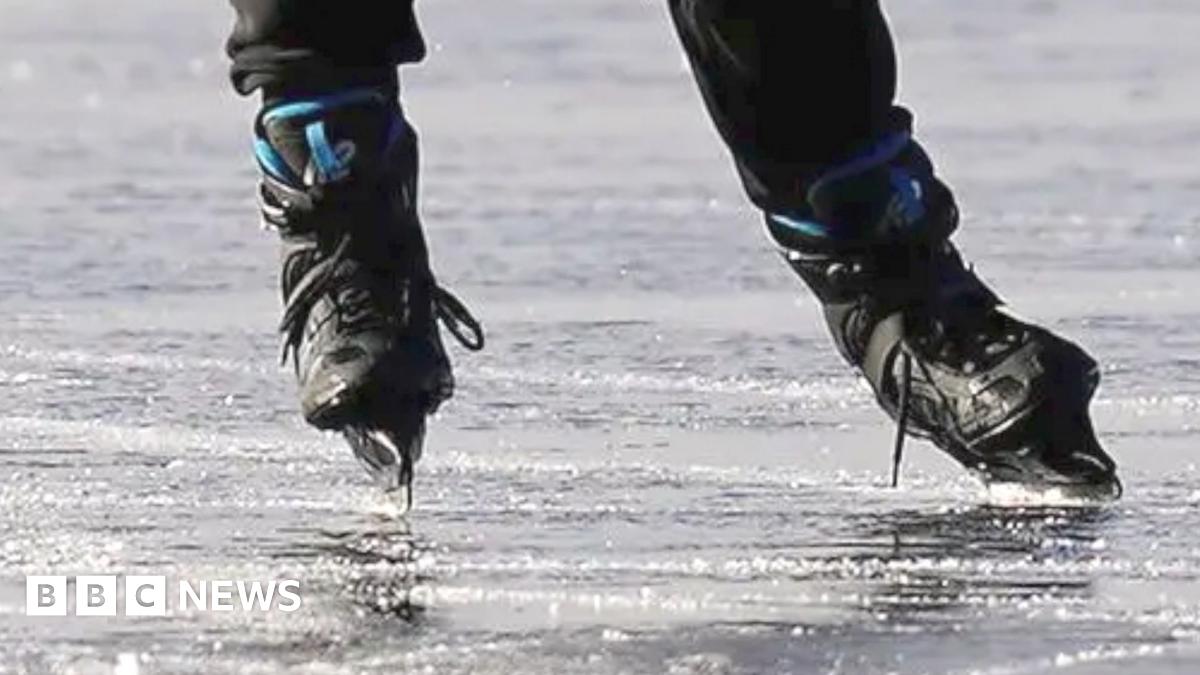 Fen skaters head to Upware to make most of frozen fields - BBC News