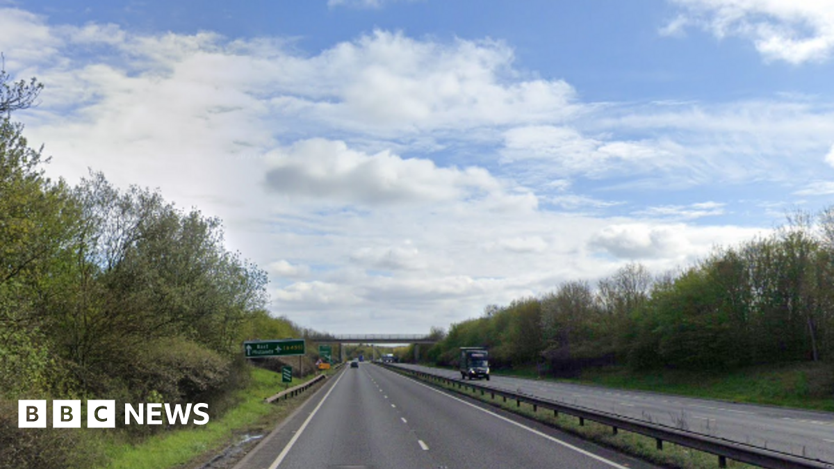 Two taken to hospital after crash on A50 in Derbyshire - BBC News
