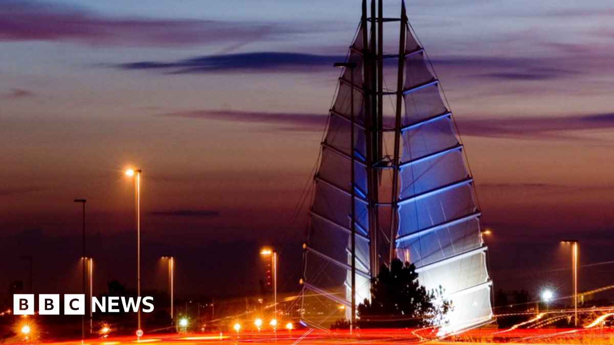 M275 closures for Tri-Sails panels removal - BBC News