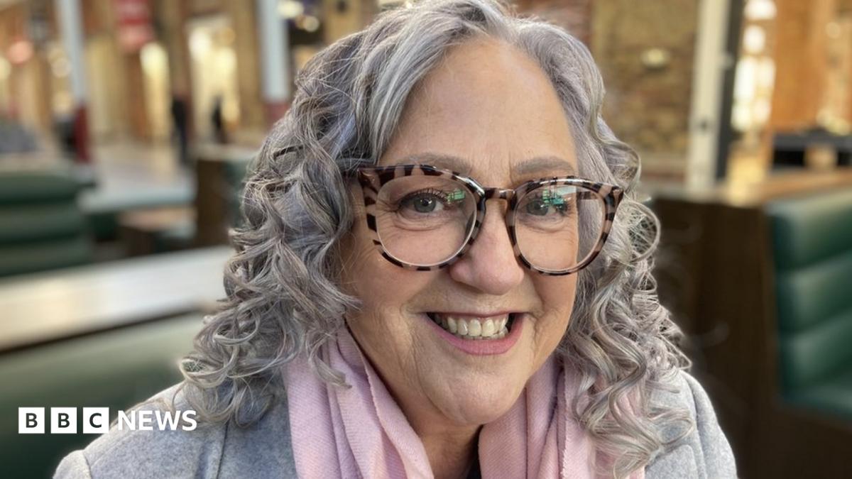 Wiltshire teacher 'frightened' over recruitment crisis - BBC News