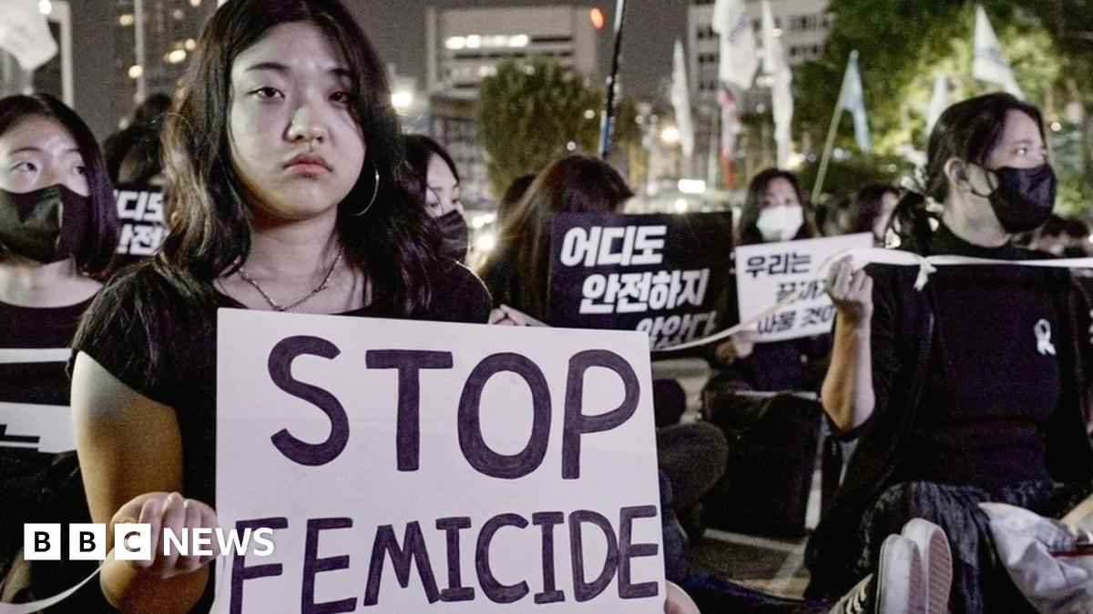 Seoul subway murder sparks fury over South Korea’s stalking laws - BBC News
