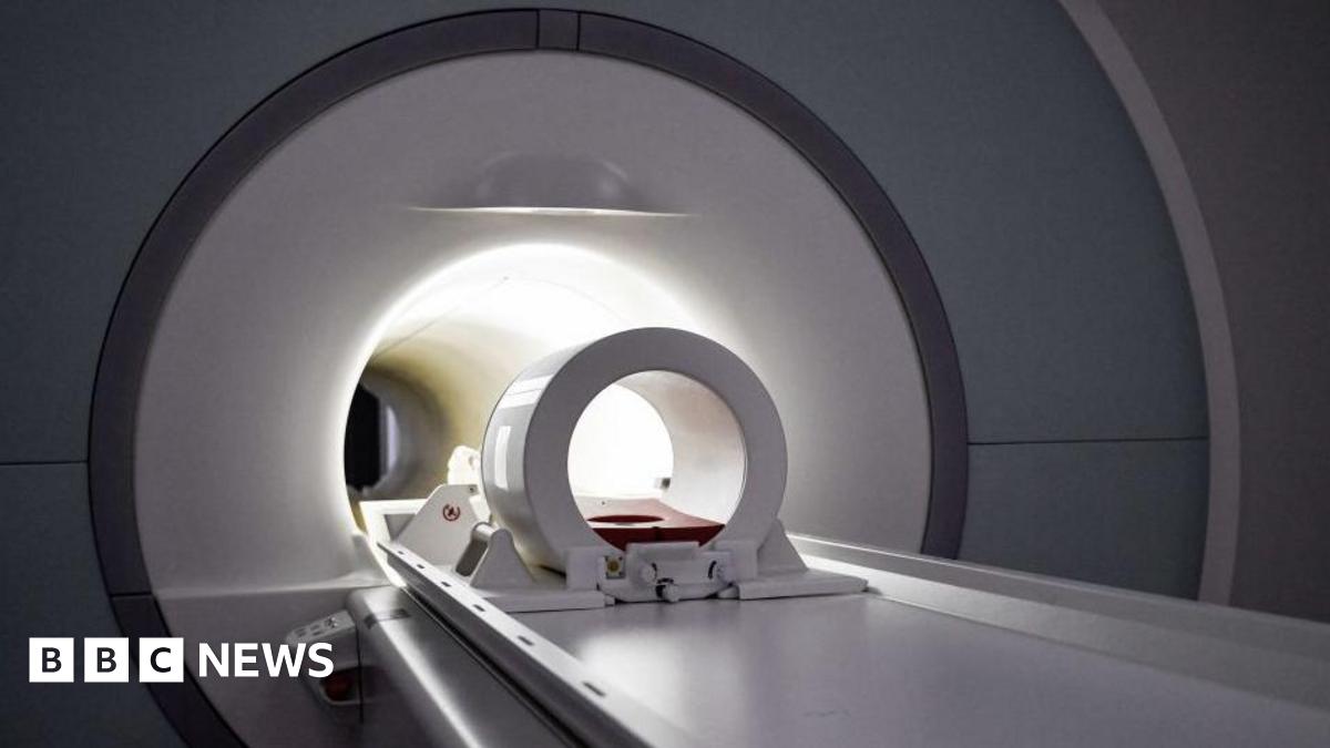 Work starts on home of UK's 'most powerful' MRI - BBC News