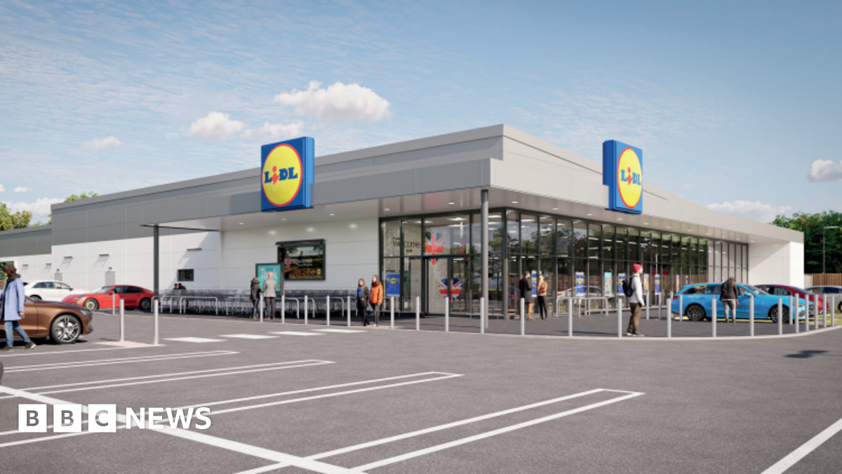 Hadleigh Lidl plan confuses town with Leeds and West Midlands - BBC News