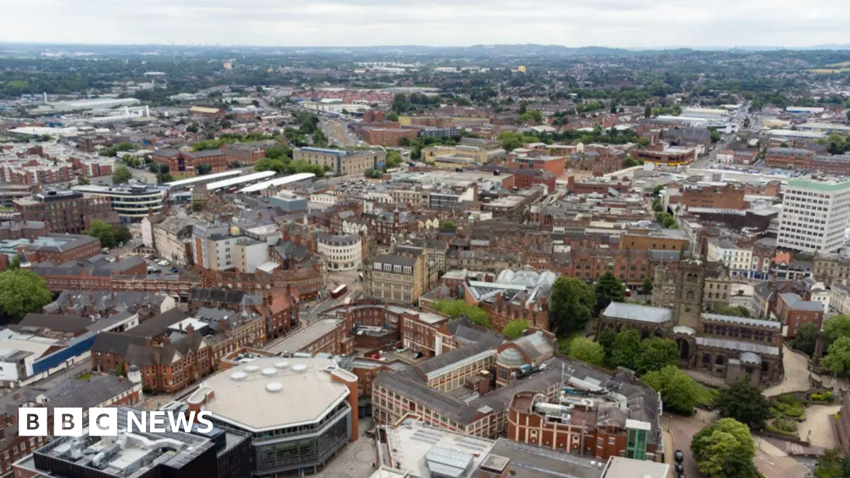 Wolverhampton-wide police operation to fight gang violence - BBC News