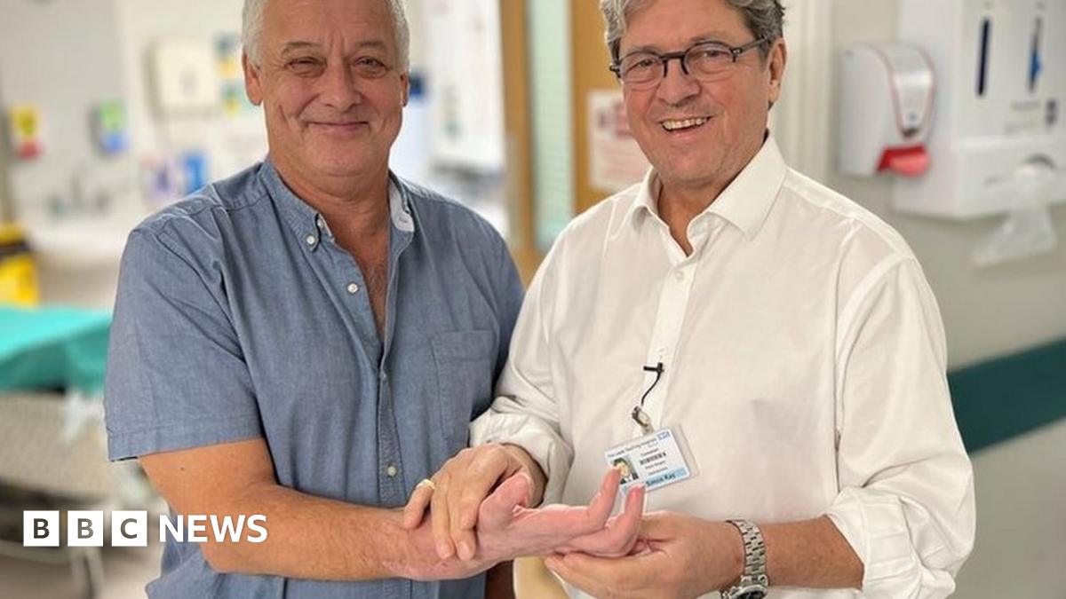 10 years after UK's first hand transplant, patient and surgeon meet ...