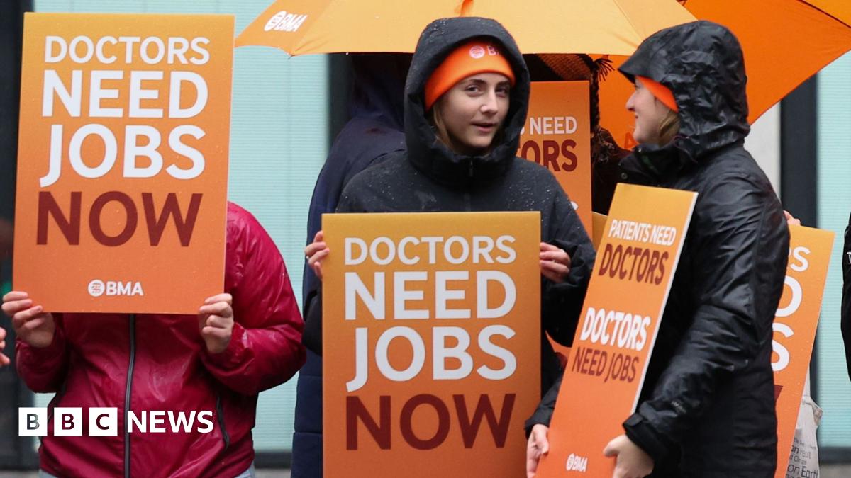 Doctor strike inflicting pain and misery on patients - Streeting - BBC News