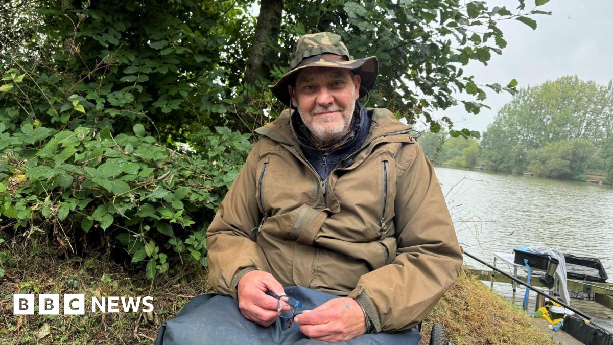 Ryton-on-Dunsmore fishing brings mental health benefits - BBC News