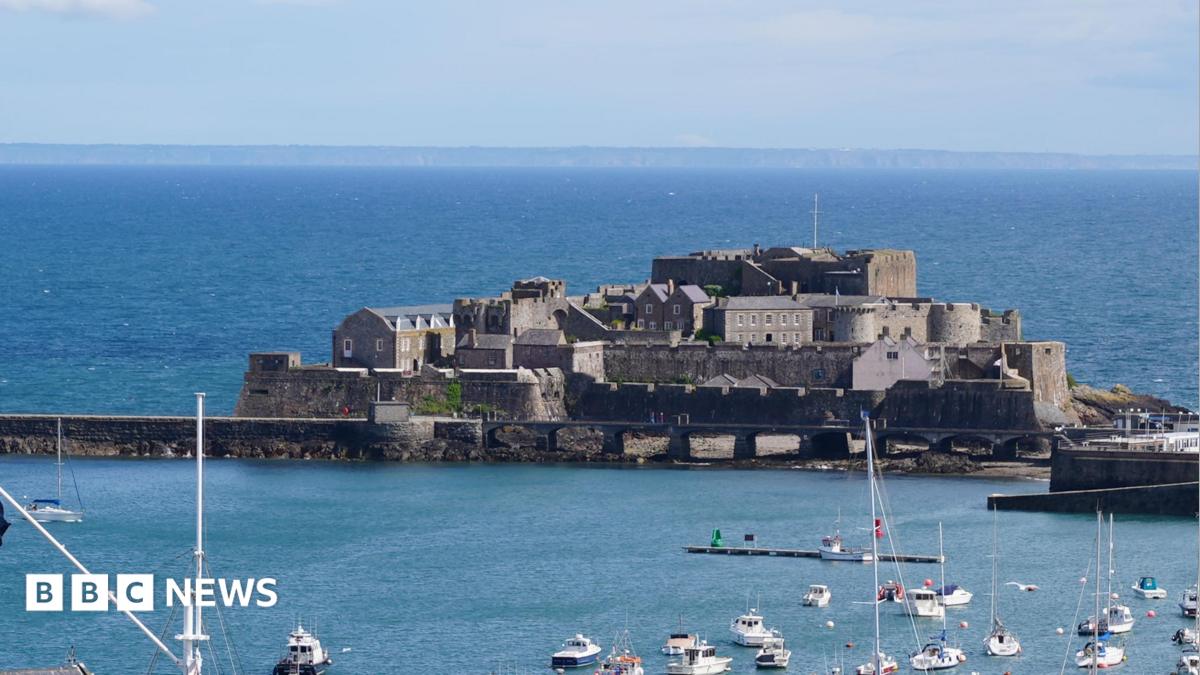 Guernsey museum material translated into French - BBC News