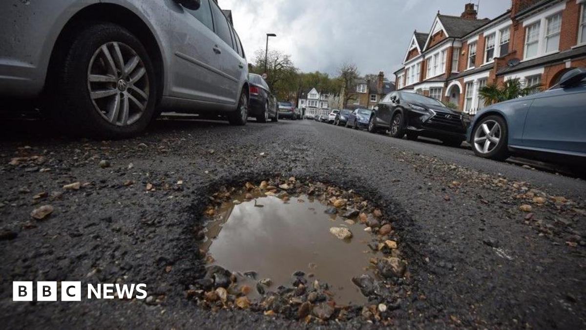 Pothole ratings system condemned by London councils as inaccurate - BBC ...