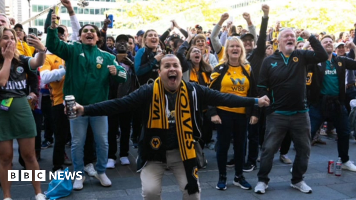 US-based fans ready to wake up early for Black Country derby - BBC News