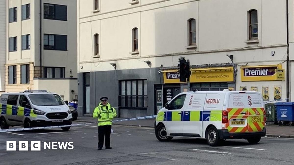 Cardiff: Murder arrest as man dies after reports of assault - BBC News