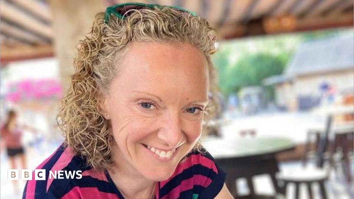 More than 800 expected at PC Rosie Prior's funeral in York - BBC News