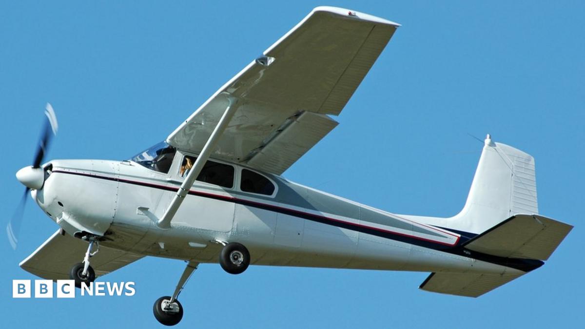 Buckingham: Aircraft hit vehicle on road during landing attempt - BBC News