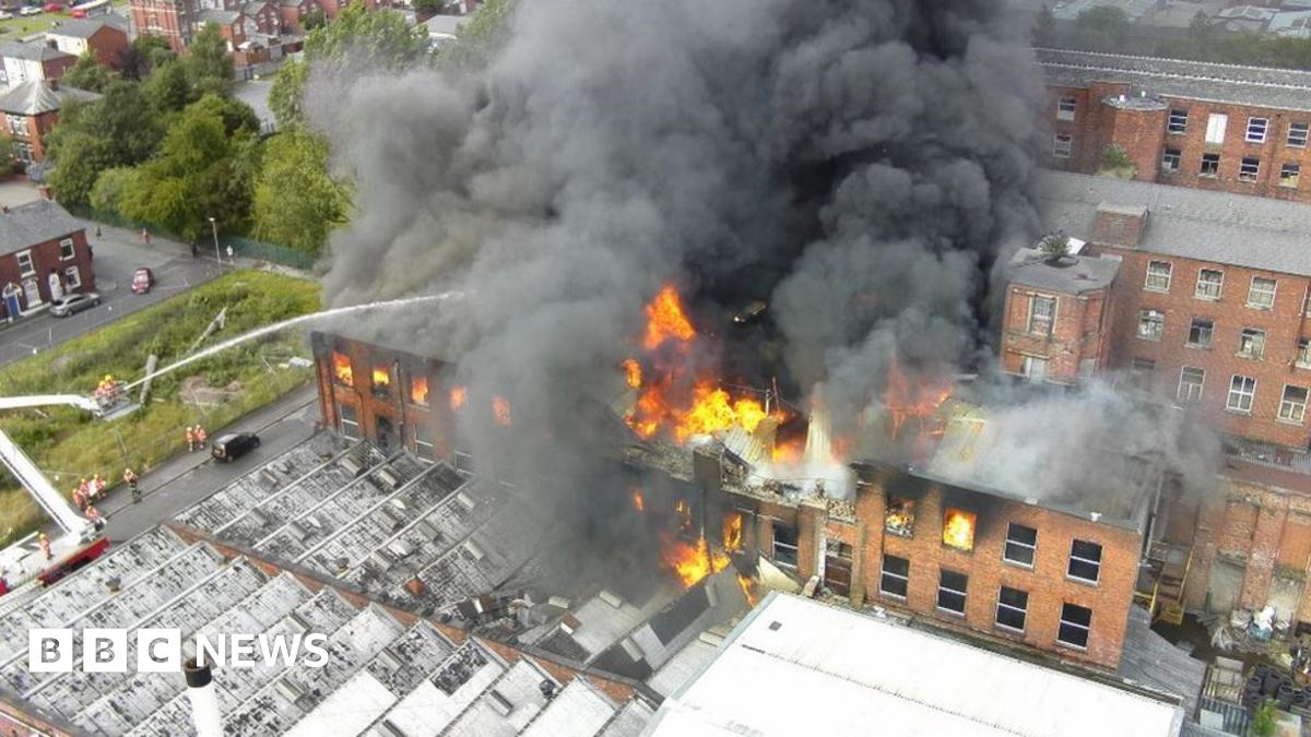 Ashton-under-Lyne mill fire: Homes evacuated as crews tackle blaze ...