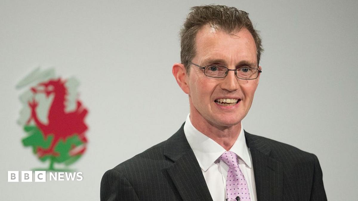 David TC Davies keeps Tory junior minister job - BBC News